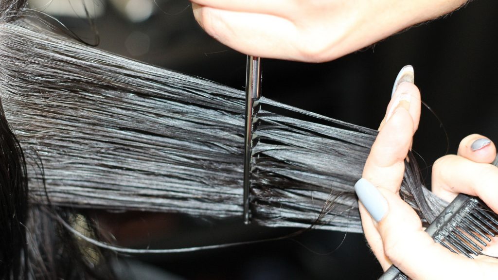 How To Cut Hair Extensions Into Layers (Detailed Steps)